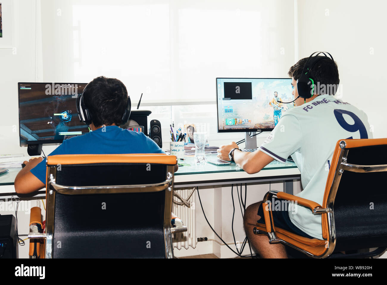 Csgo hi-res stock photography and images - Alamy