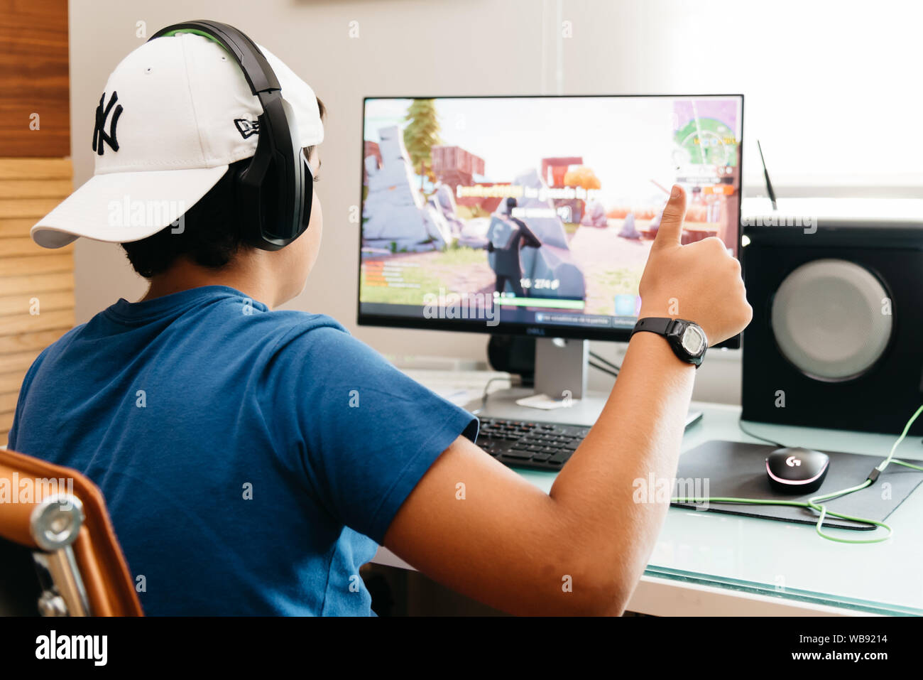 Battle royale hi-res stock photography and images - Alamy