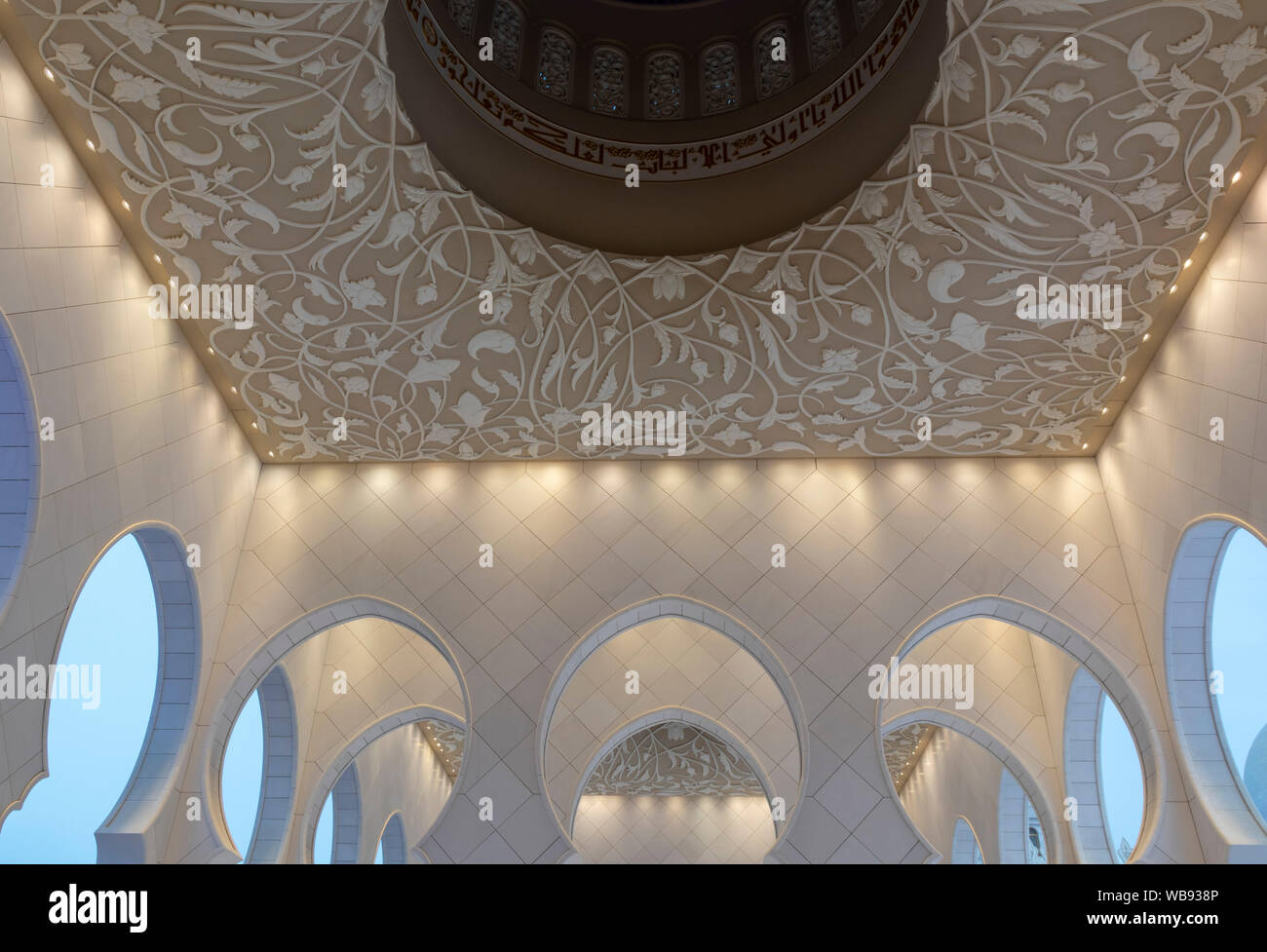 domed arcade, Sheikh Zayed Grand Mosque, Abu Dhabi, United Arab ...