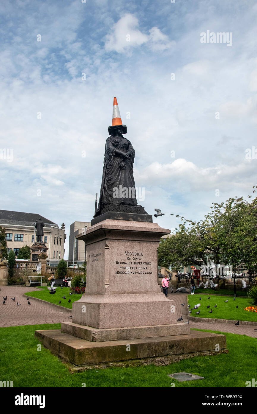 Paisley cone hi-res stock photography and images - Alamy