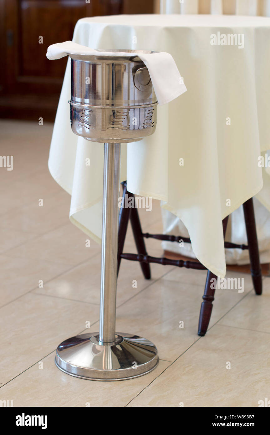 Lunch bucket hi-res stock photography and images - Alamy