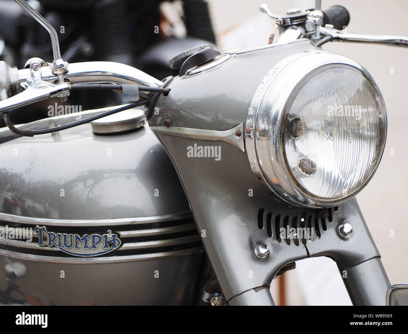 Vintage triumph motorcycle hi-res stock photography and images - Alamy