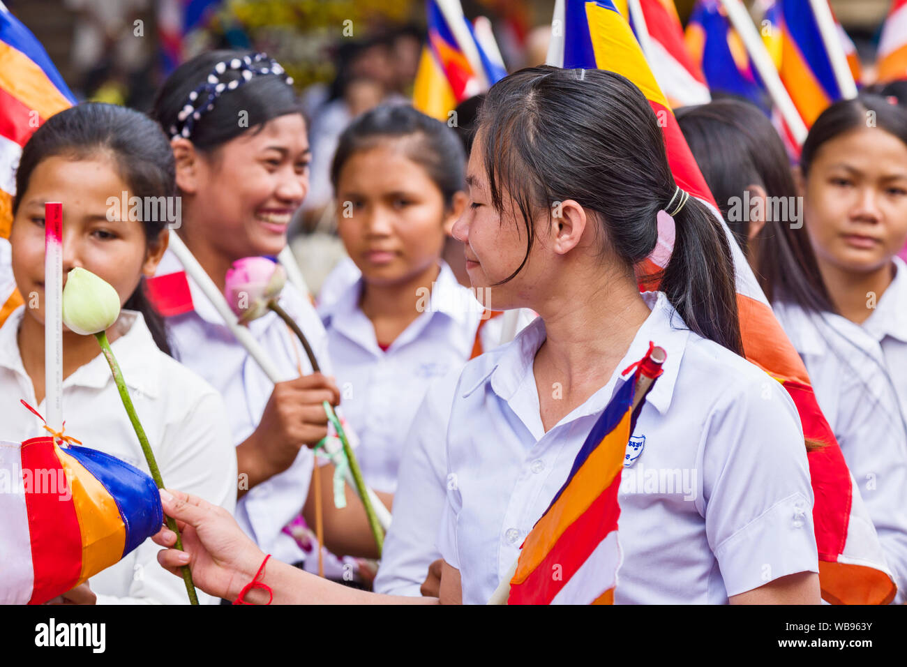 procession of monks, nuns and college students during the Meak Bochea ...
