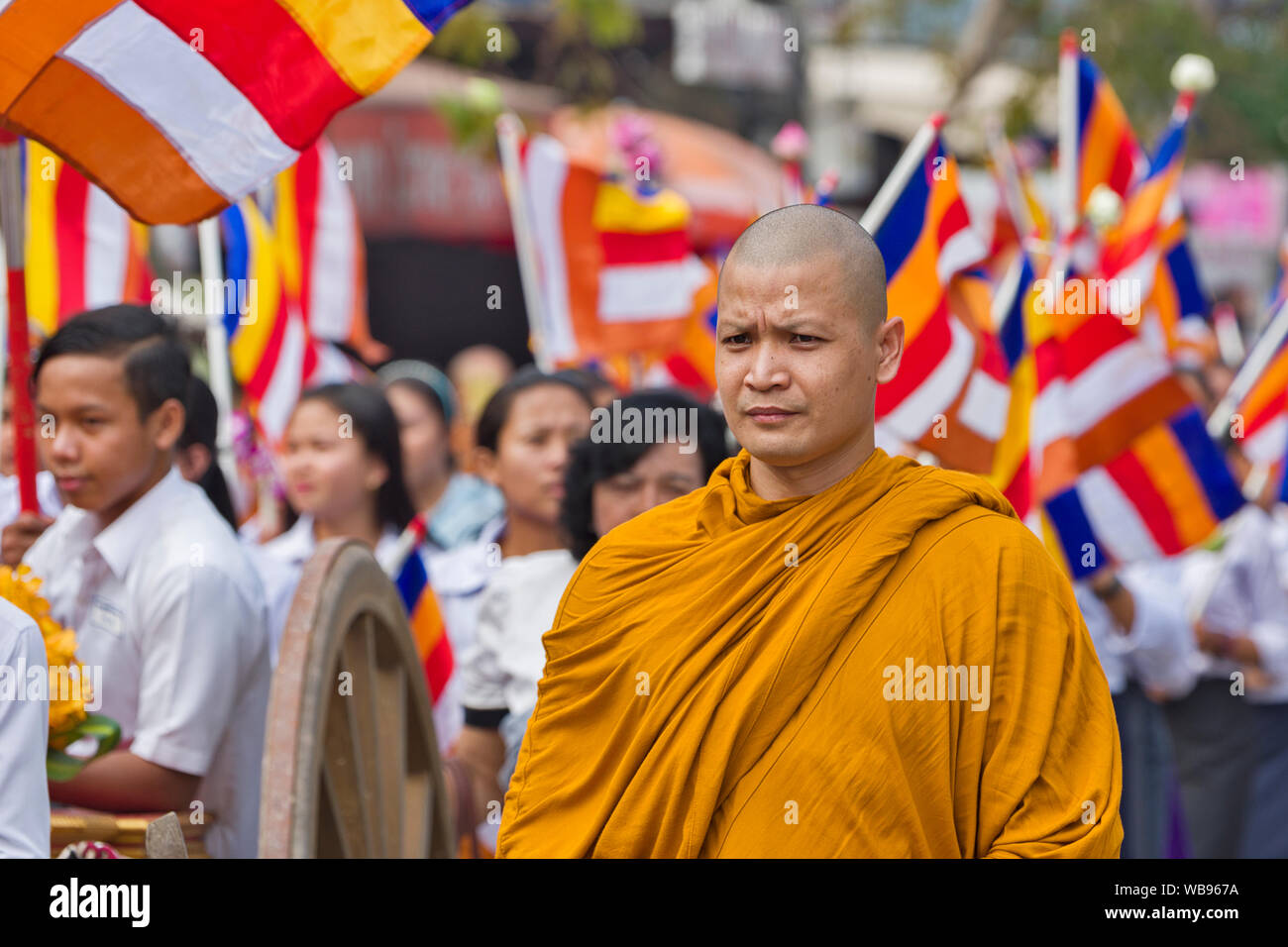 procession of monks, nuns and college students during the Meak Bochea ...