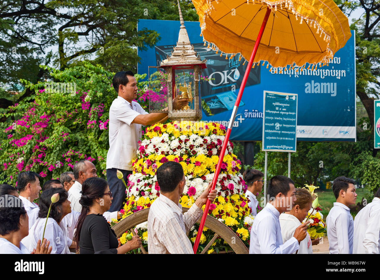 Meak Bochea Day, procession in the streets of Siem Reap, Cambodia Stock ...