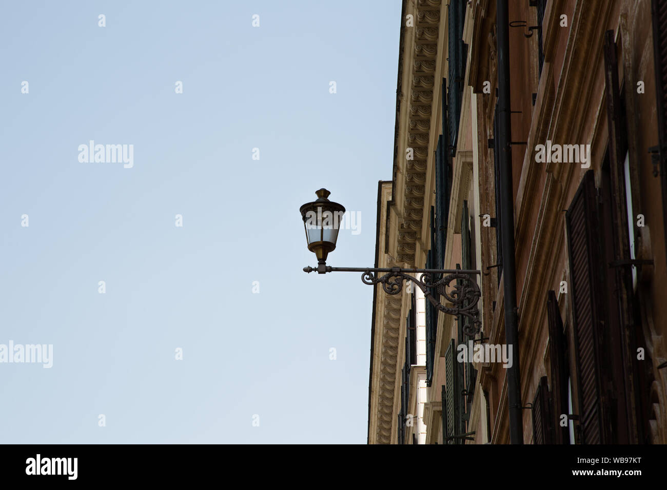 Antique roman lamps hi-res stock photography and images - Alamy