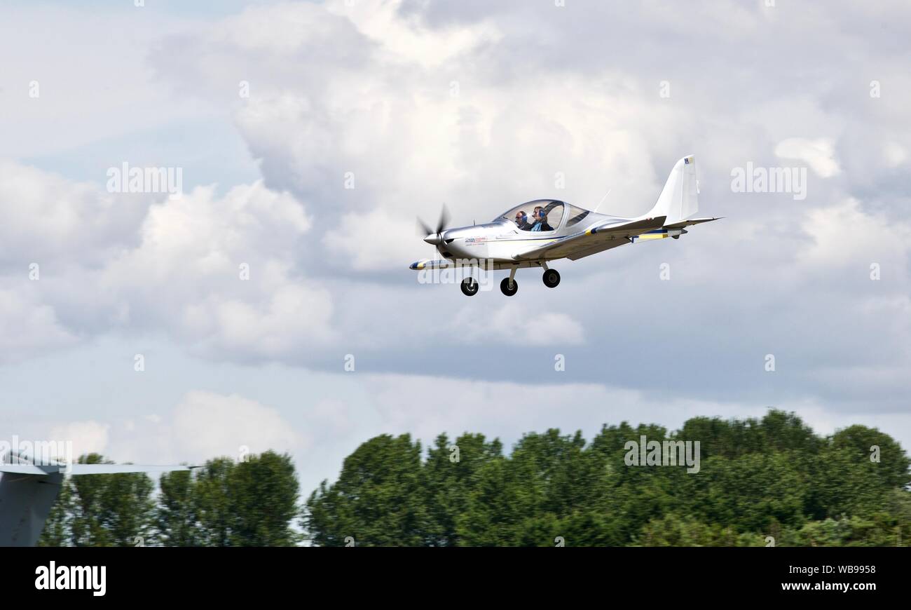 Evektor aerotechnik ev 97 eurostar hi-res stock photography and images ...