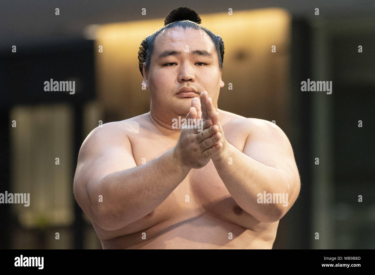 Sumo wrestlers hi-res stock photography and images - Alamy