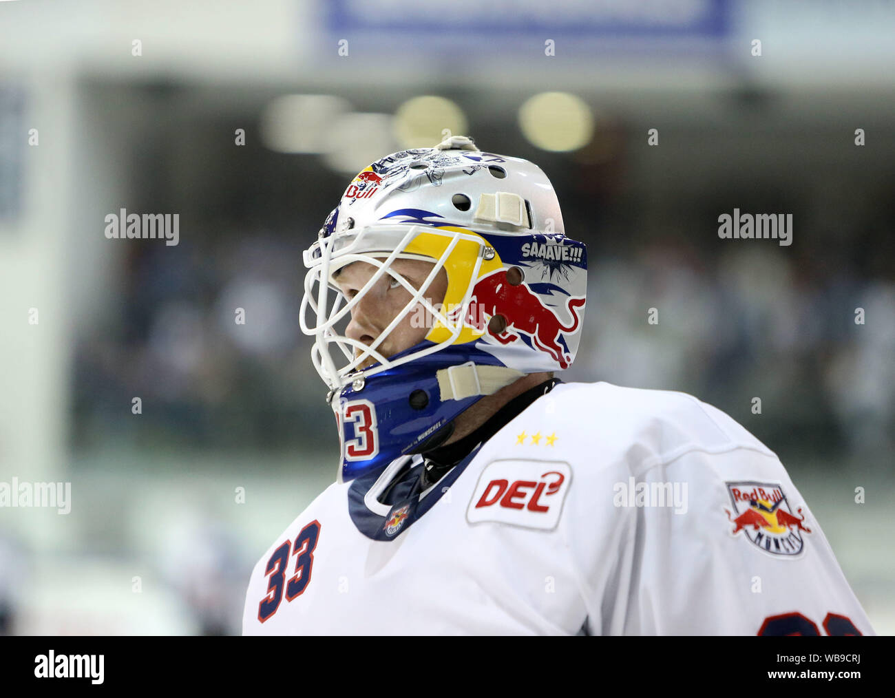 Danny bull hi-res stock photography and images - Alamy