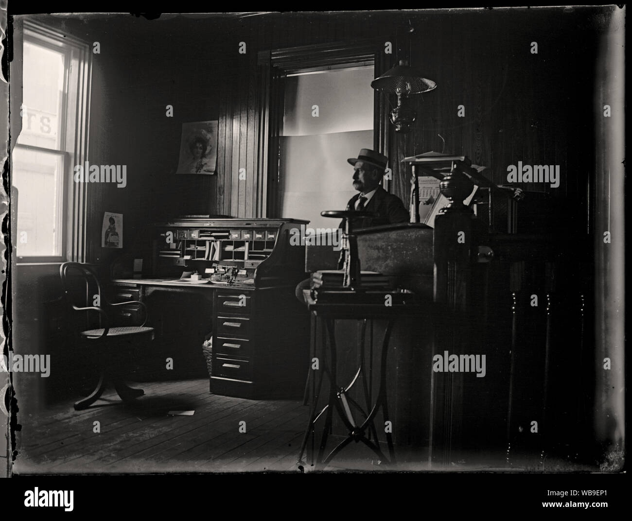 1900s Man High Resolution Stock Photography and Images - Alamy