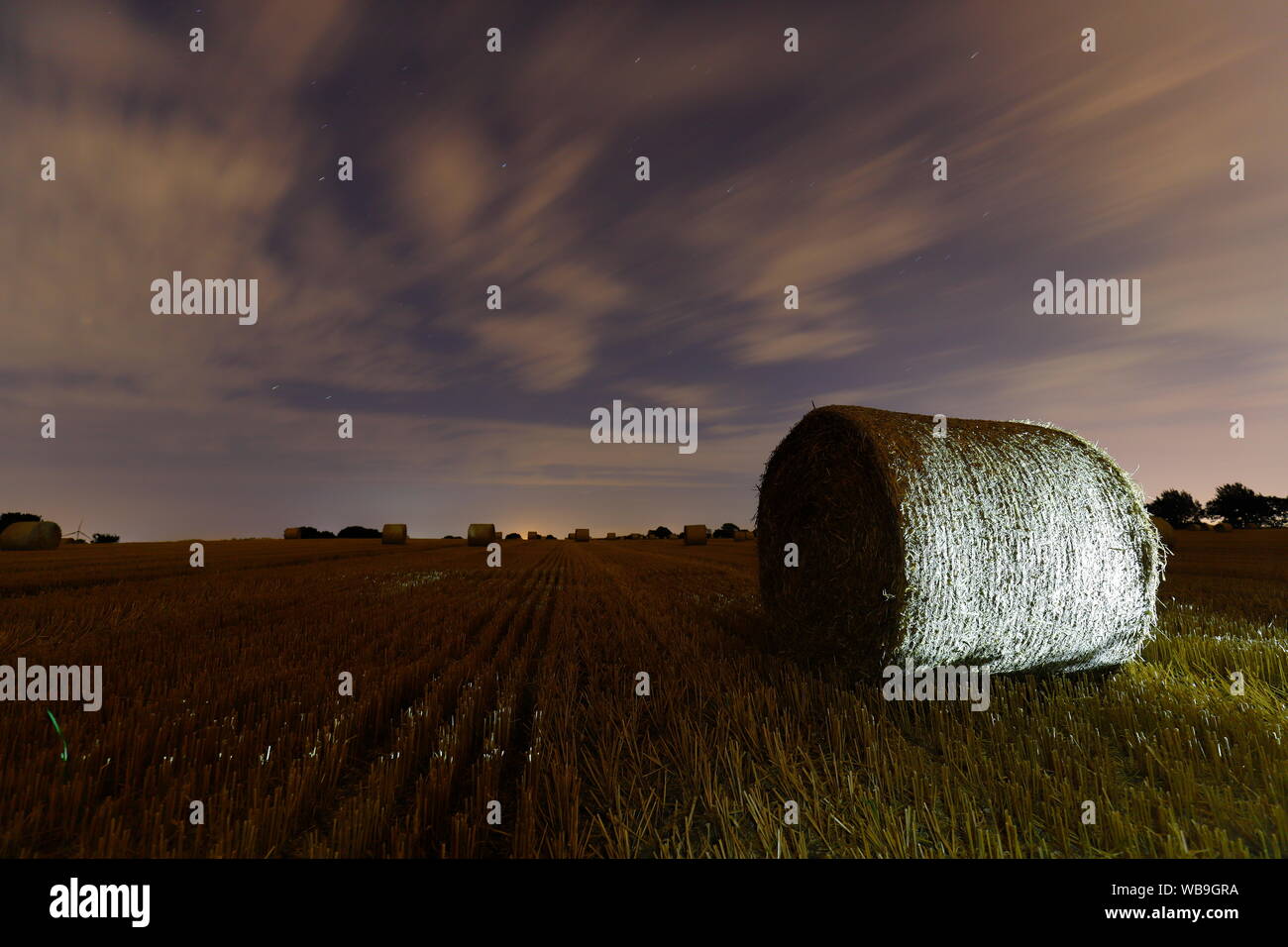 Hay bales night hi-res stock photography and images - Alamy