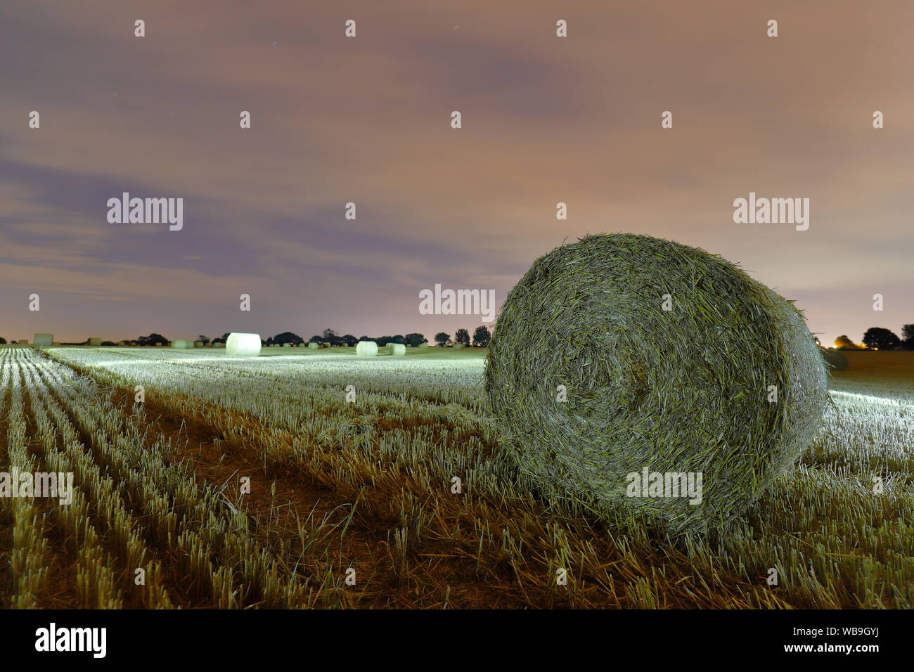 Hay bales night hi-res stock photography and images - Alamy