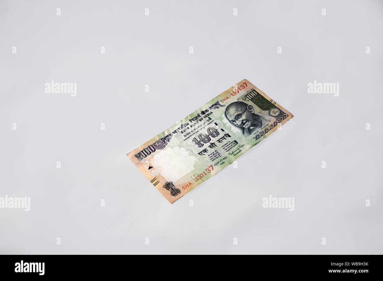 Old Indian One Hundred Rupee Currency Note Stock Photo - Alamy
