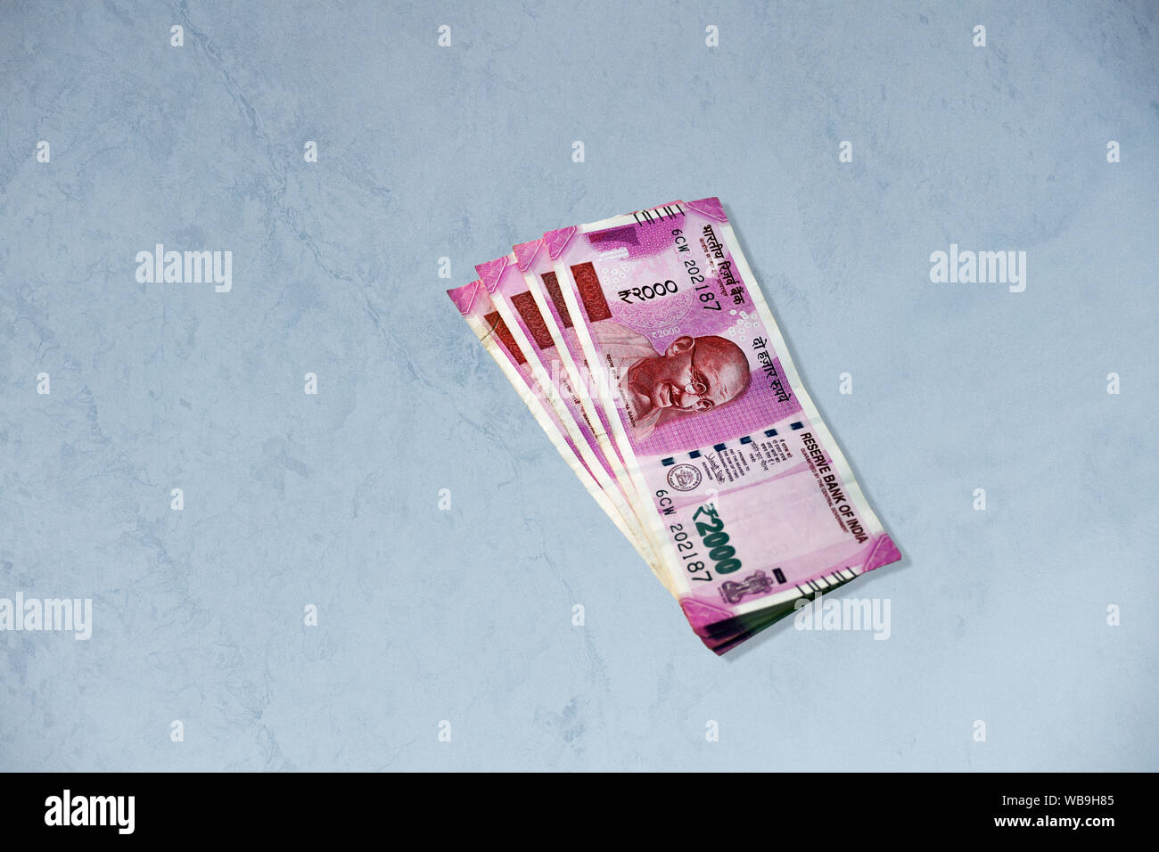 New Modern Indian Two Thousand Rupees Currency Note Stock Photo - Alamy