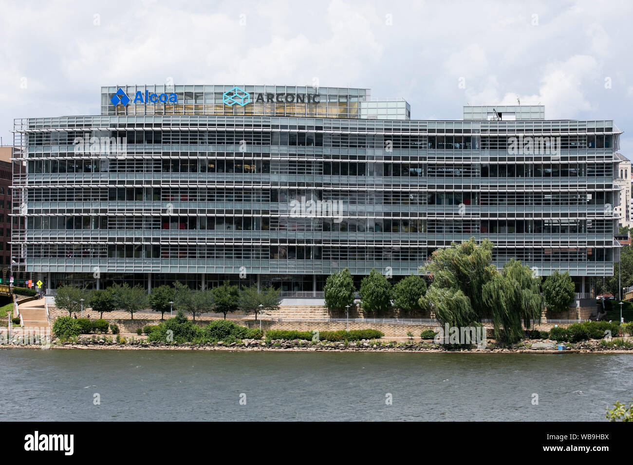 Arconic alcoa building hi-res stock photography and images - Alamy