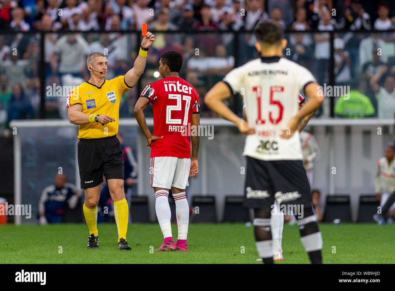 Rio De Janeiro, Brazil. 25th Aug, 2019. Referee Anderson Daronco with ...