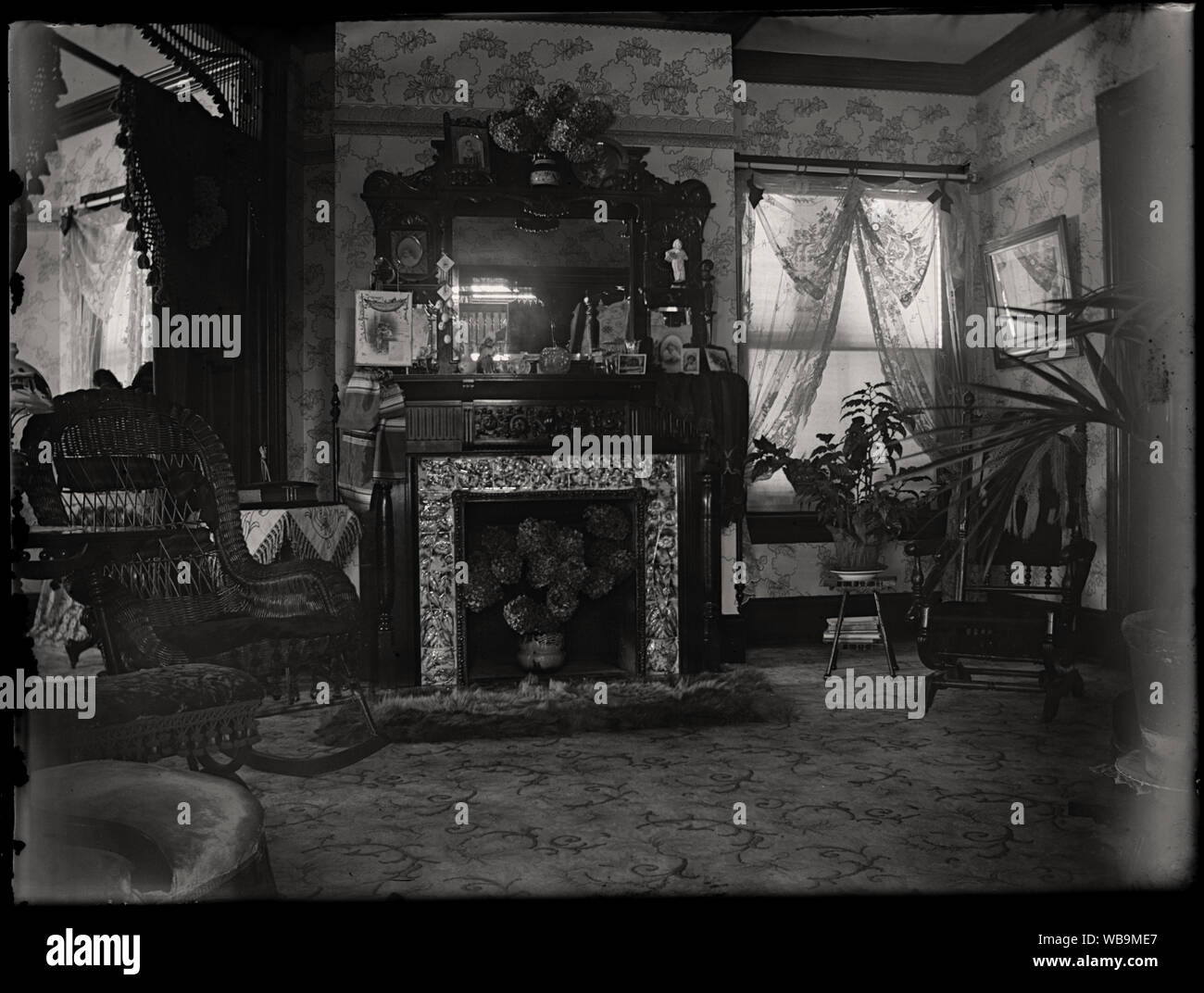 Parlor room victorian hi-res stock photography and images - Alamy