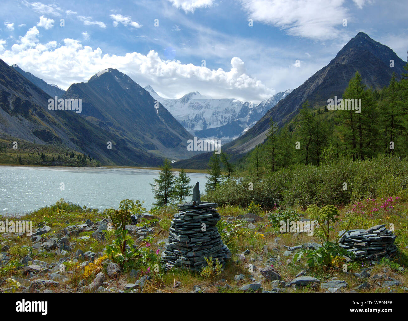 Stone pyramids hi-res stock photography and images - Alamy