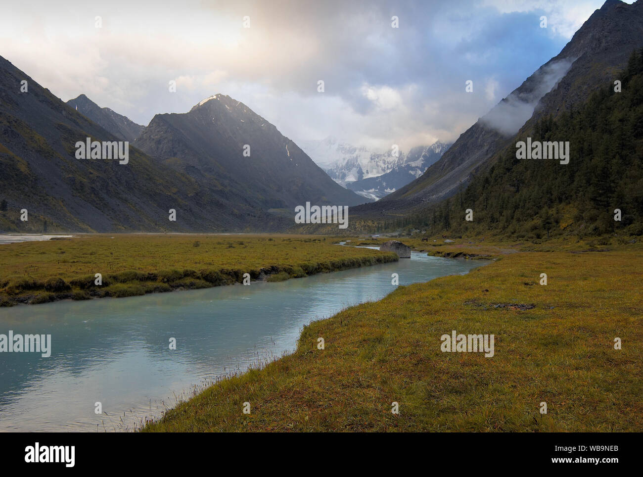 Scenic of yellow river hi-res stock photography and images - Alamy