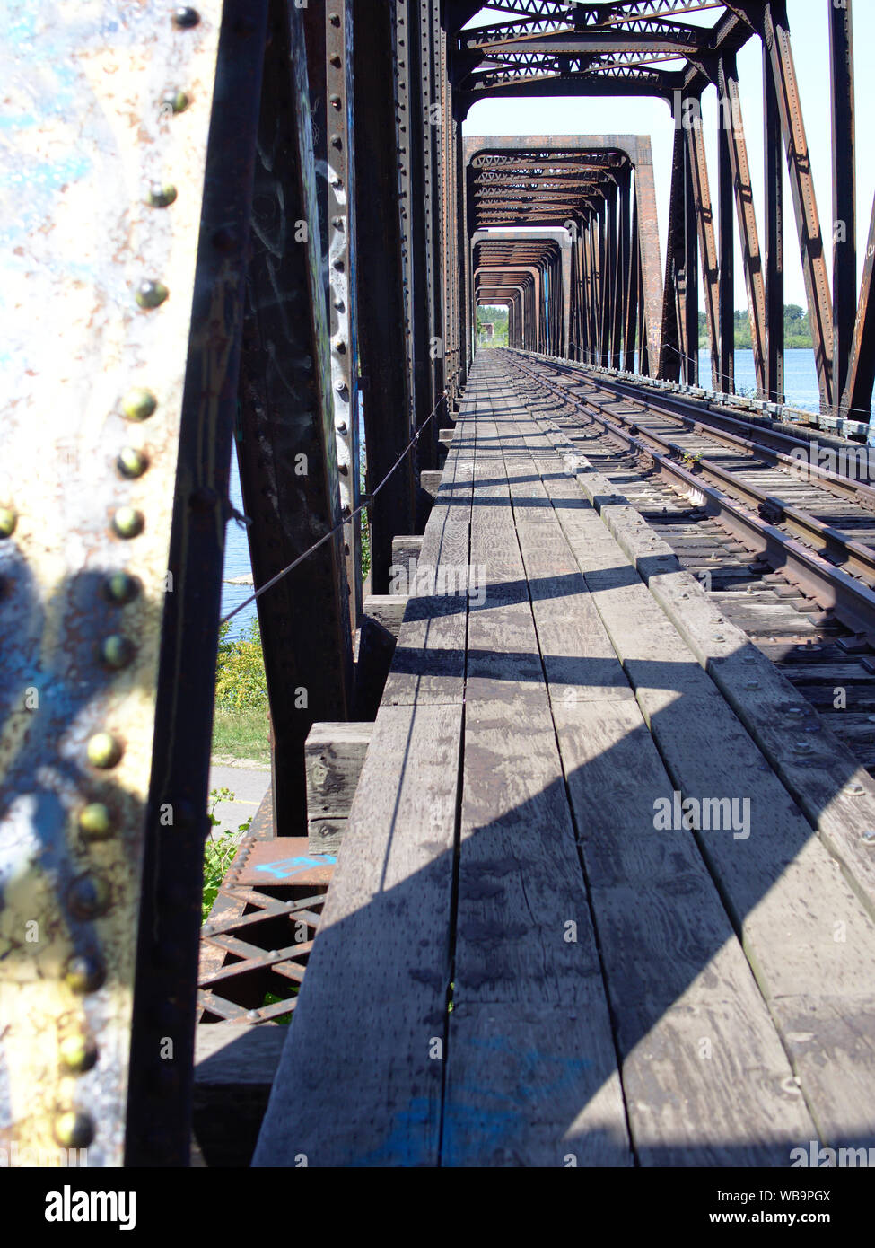 Pratt truss bridge hi-res stock photography and images - Alamy
