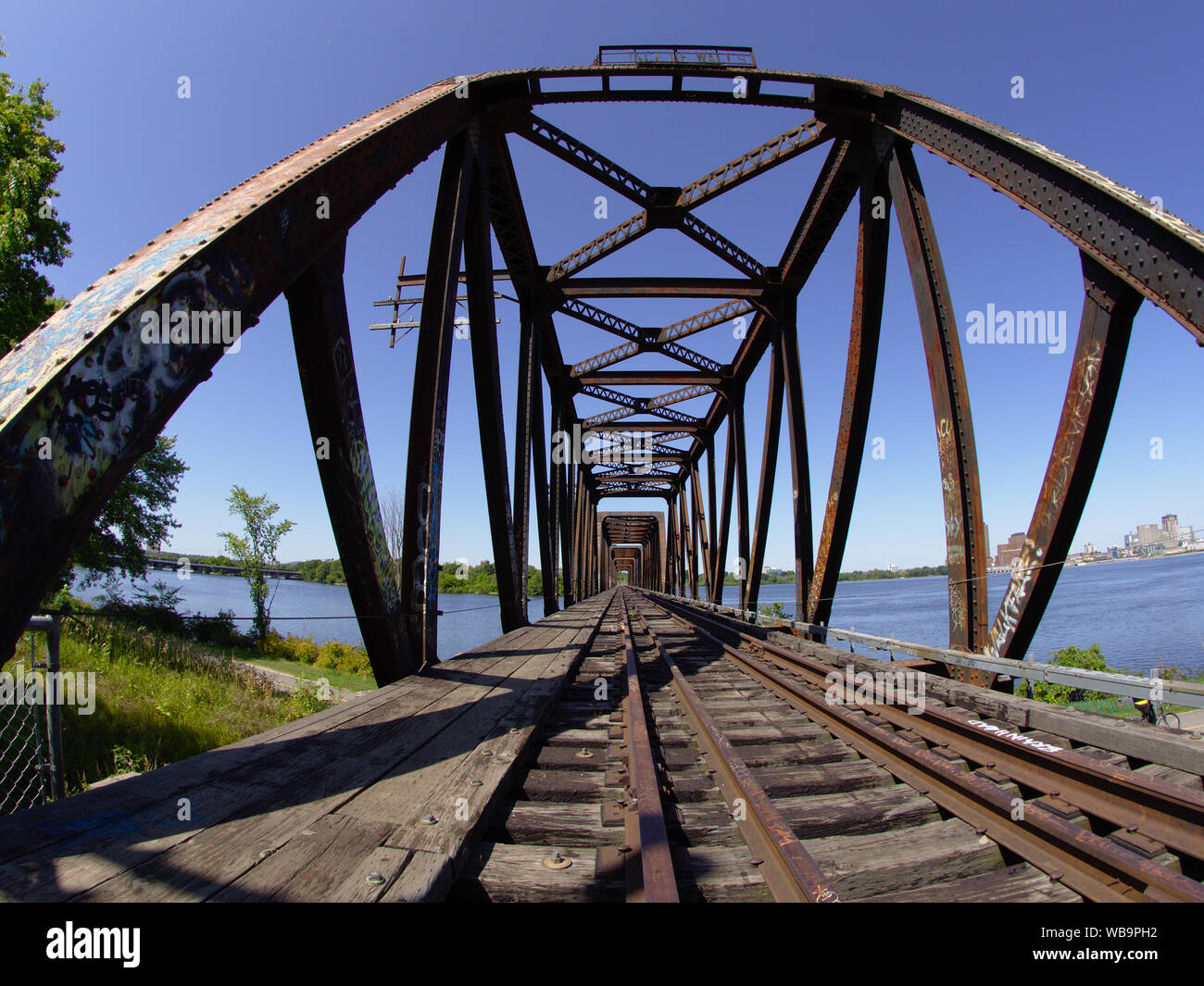 Prince of Wales Bridge (Pont Prince de Galles) rail bridge (disused ...