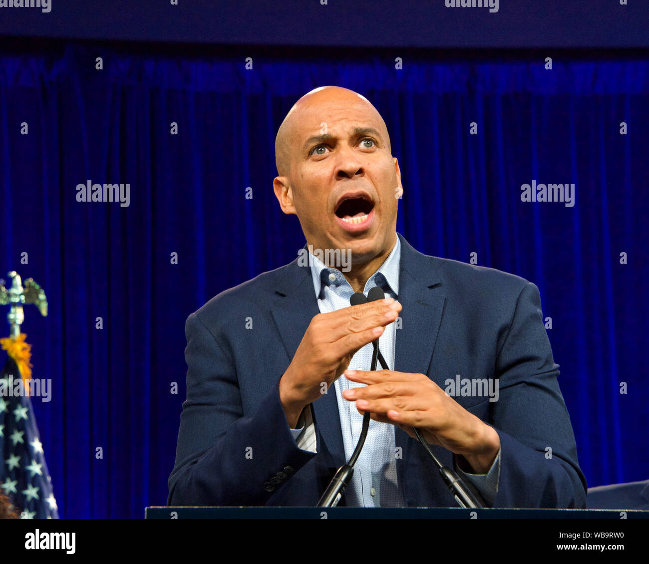 Cory booker press hi-res stock photography and images - Alamy