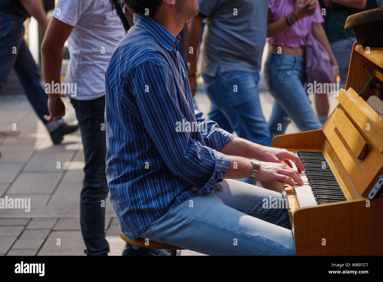 Classical piano artists hi-res stock photography and images - Alamy