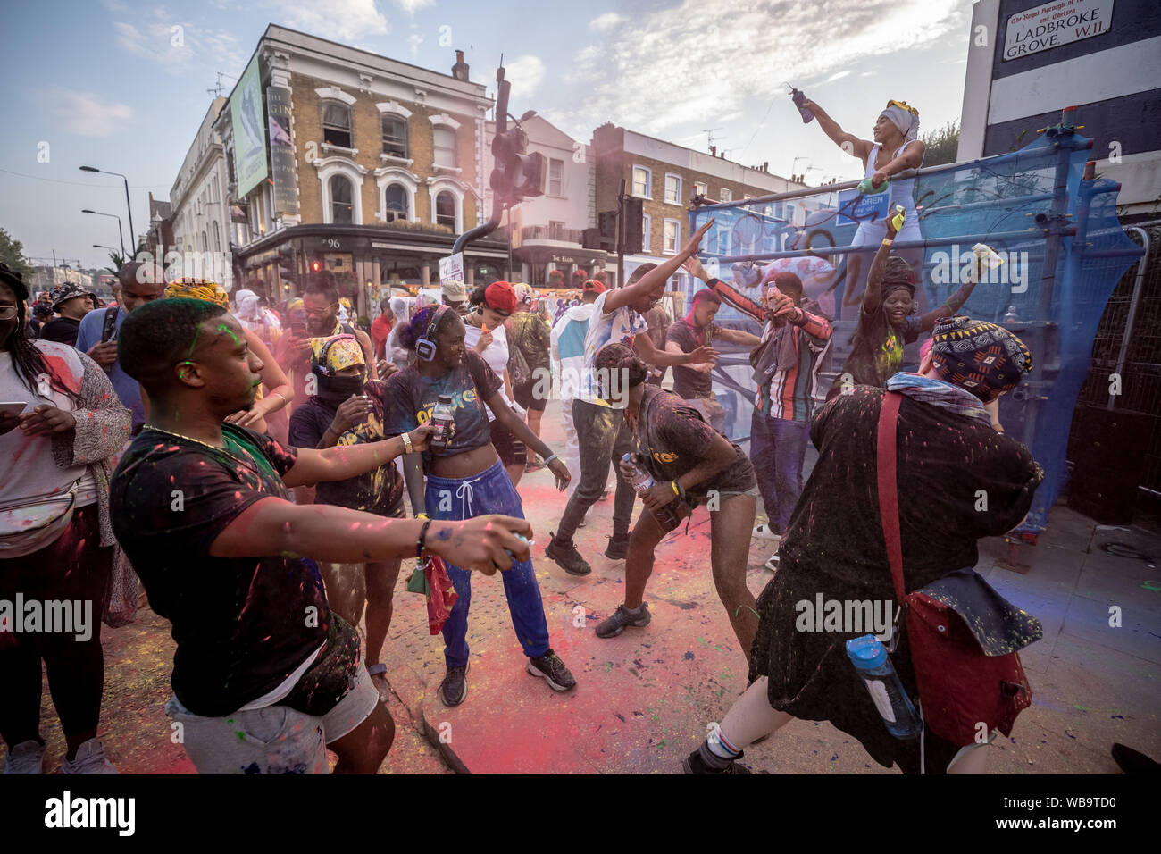 London, UK. 25th August 2019. Jouvert parade starts the Notting Hill ...