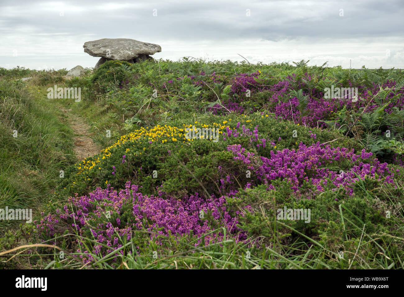 Chun quoit burial chamber dolmen hi-res stock photography and images ...