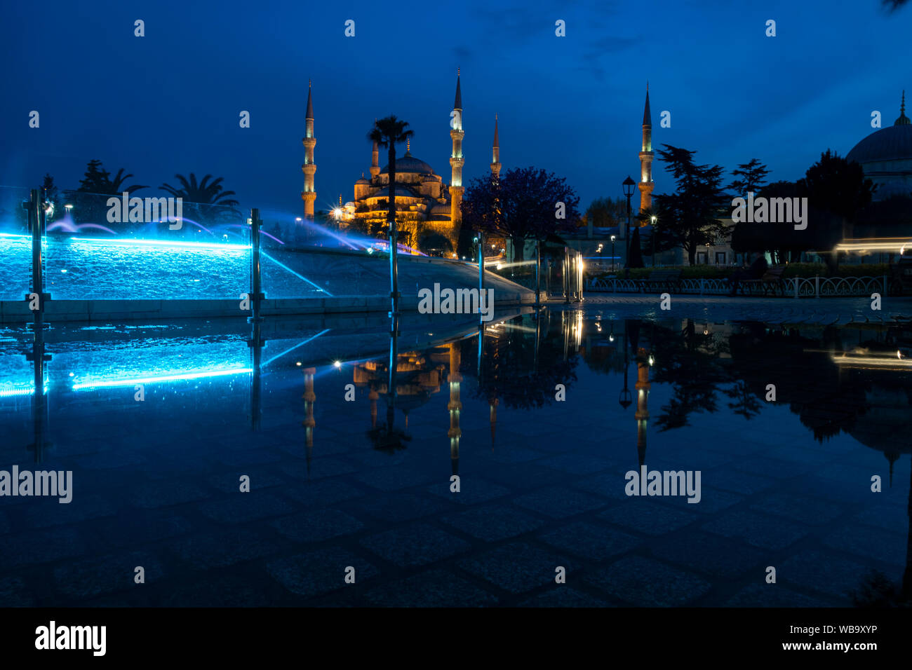 Mosque wallpapers hi-res stock photography and images - Alamy