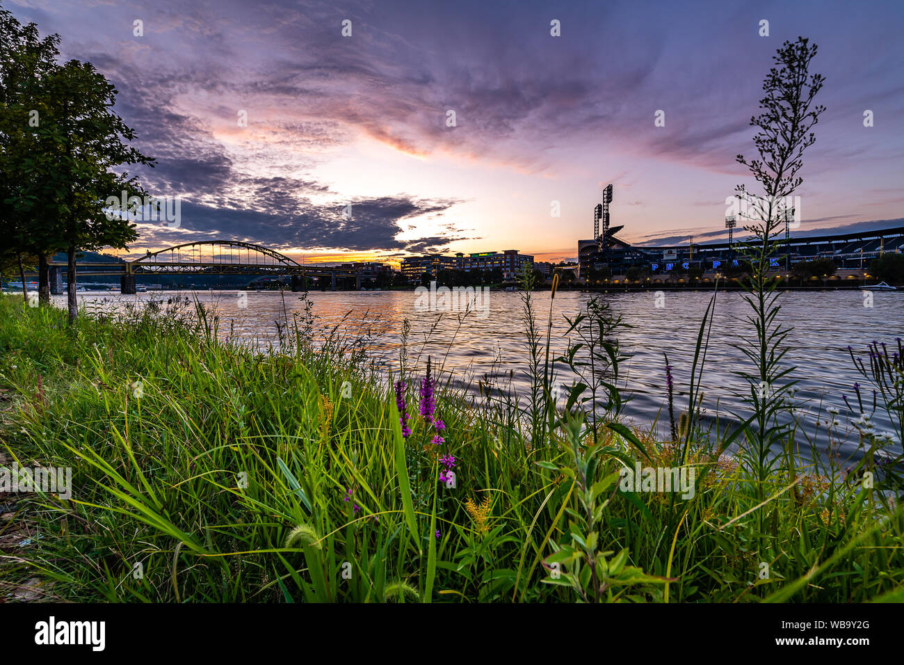 Pittsburgh pennsylvania three rivers hi-res stock photography and ...