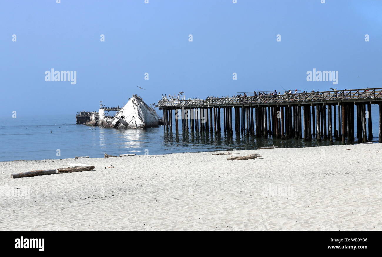 Seacliff hi-res stock photography and images - Alamy