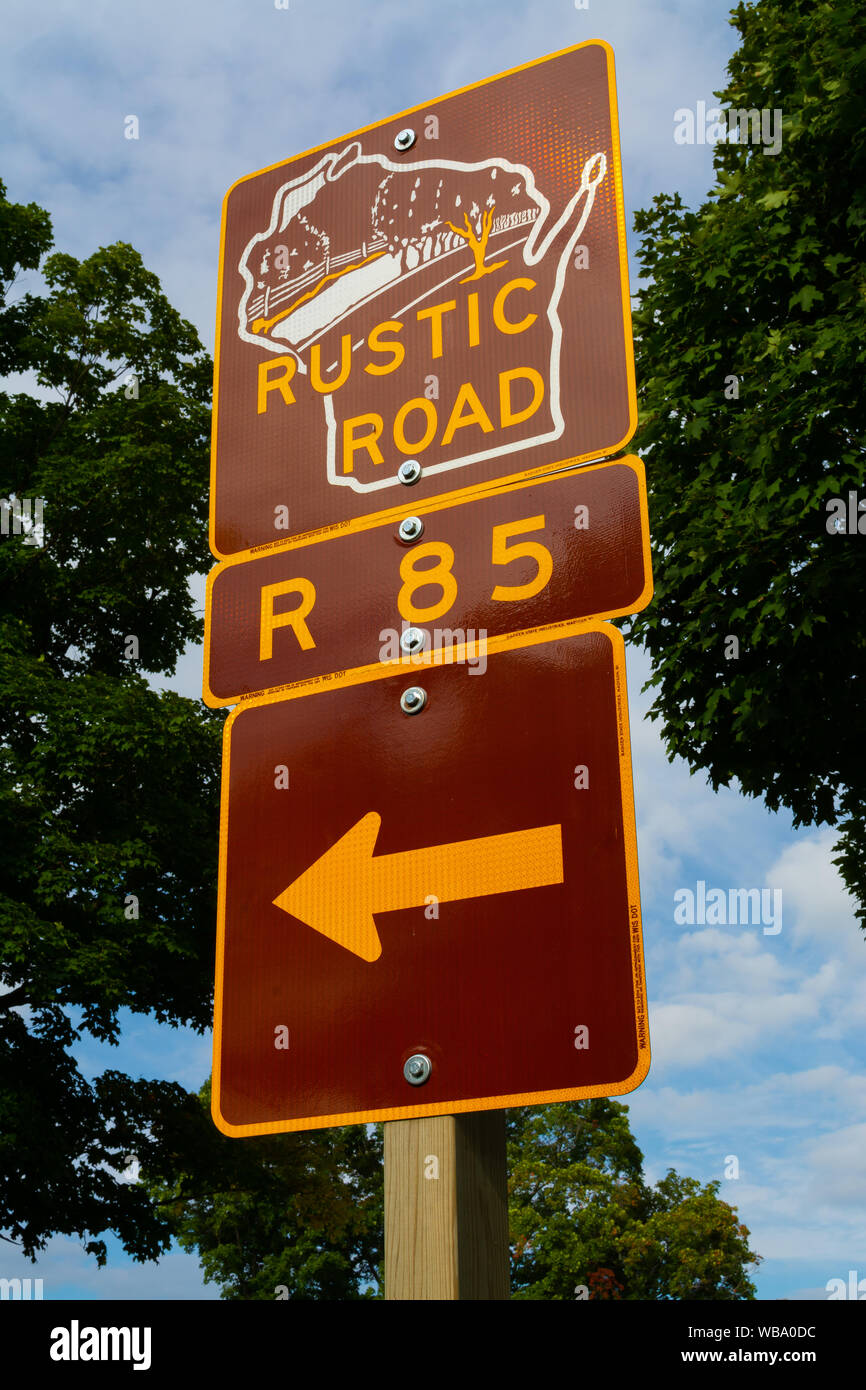 Rustic Road R 85 road sign. Wisconsin, USA Stock Photo - Alamy