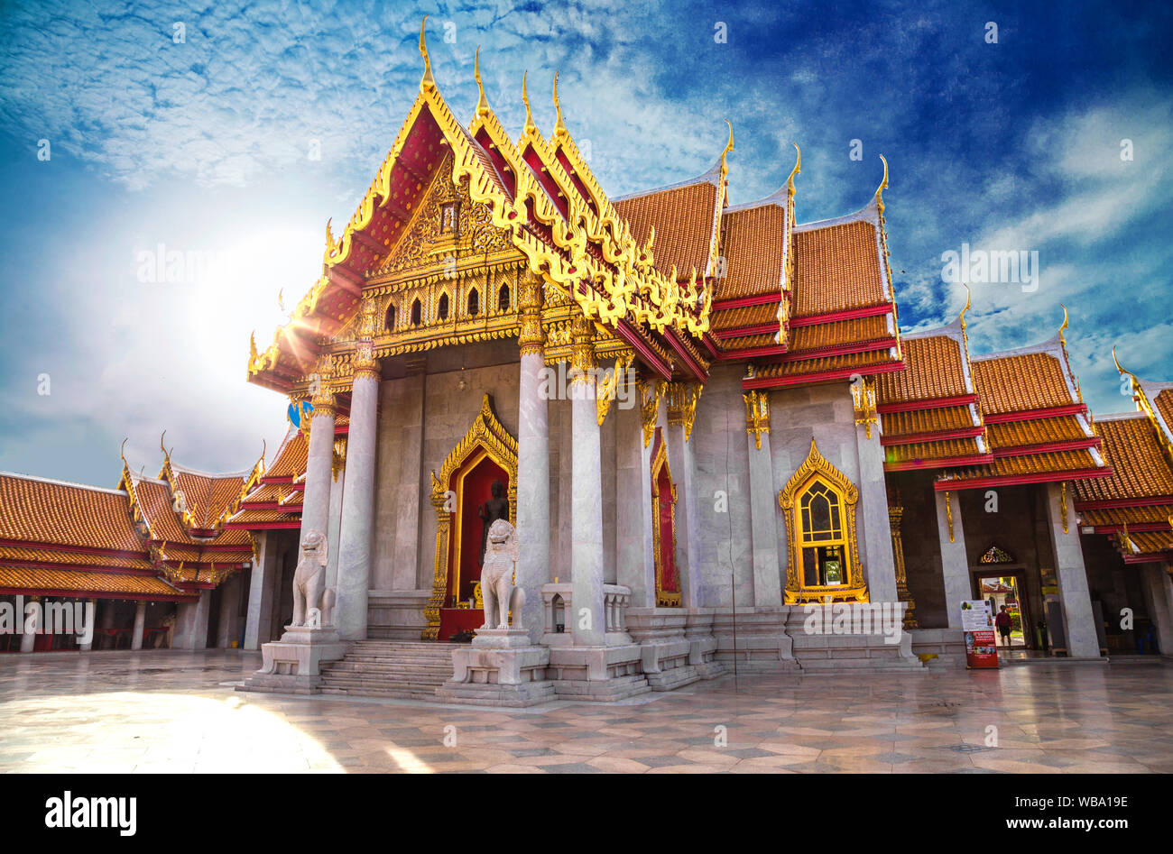 Bangkok temple architecture hi-res stock photography and images - Alamy
