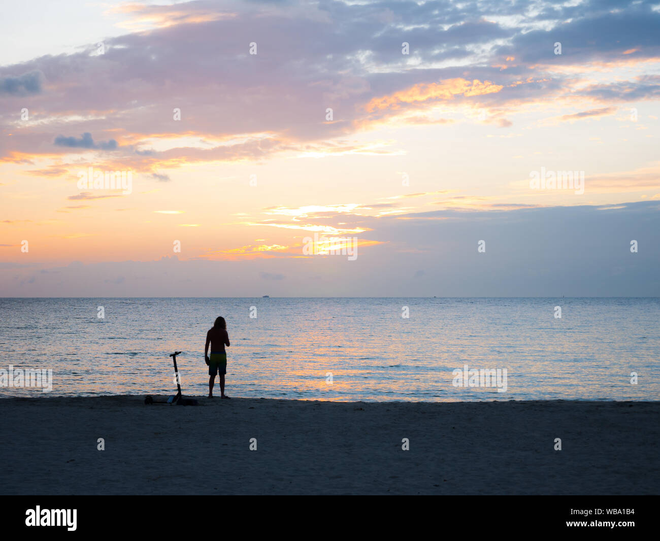 Beautiful sunset in miami hi-res stock photography and images - Alamy