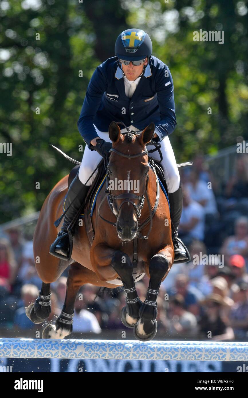 Mary lou jumping hi-res stock photography and images - Alamy