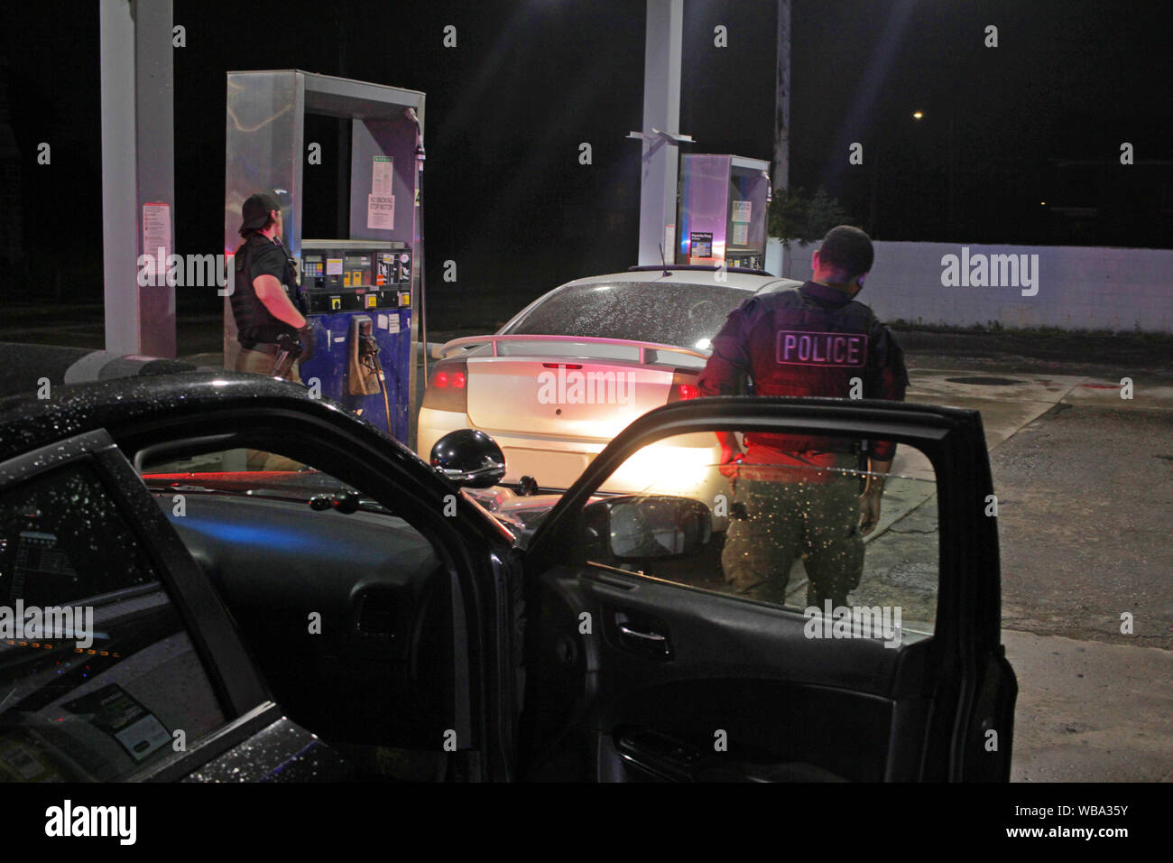 Police approach hi-res stock photography and images - Alamy