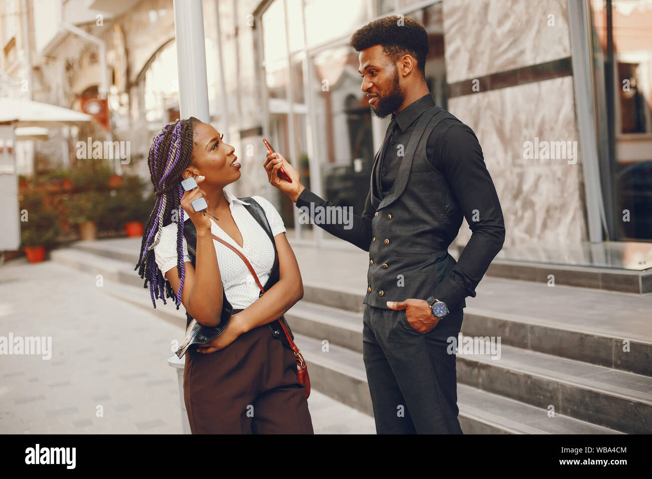 Dark skinned couple hi-res stock photography and images - Alamy