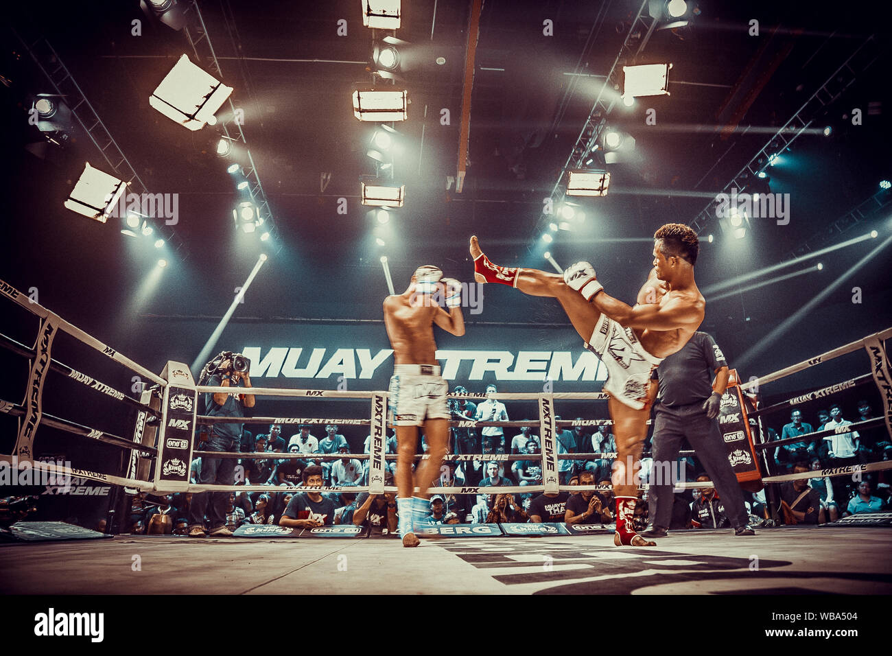 Traditional muay thai fight hi-res stock photography and images - Alamy