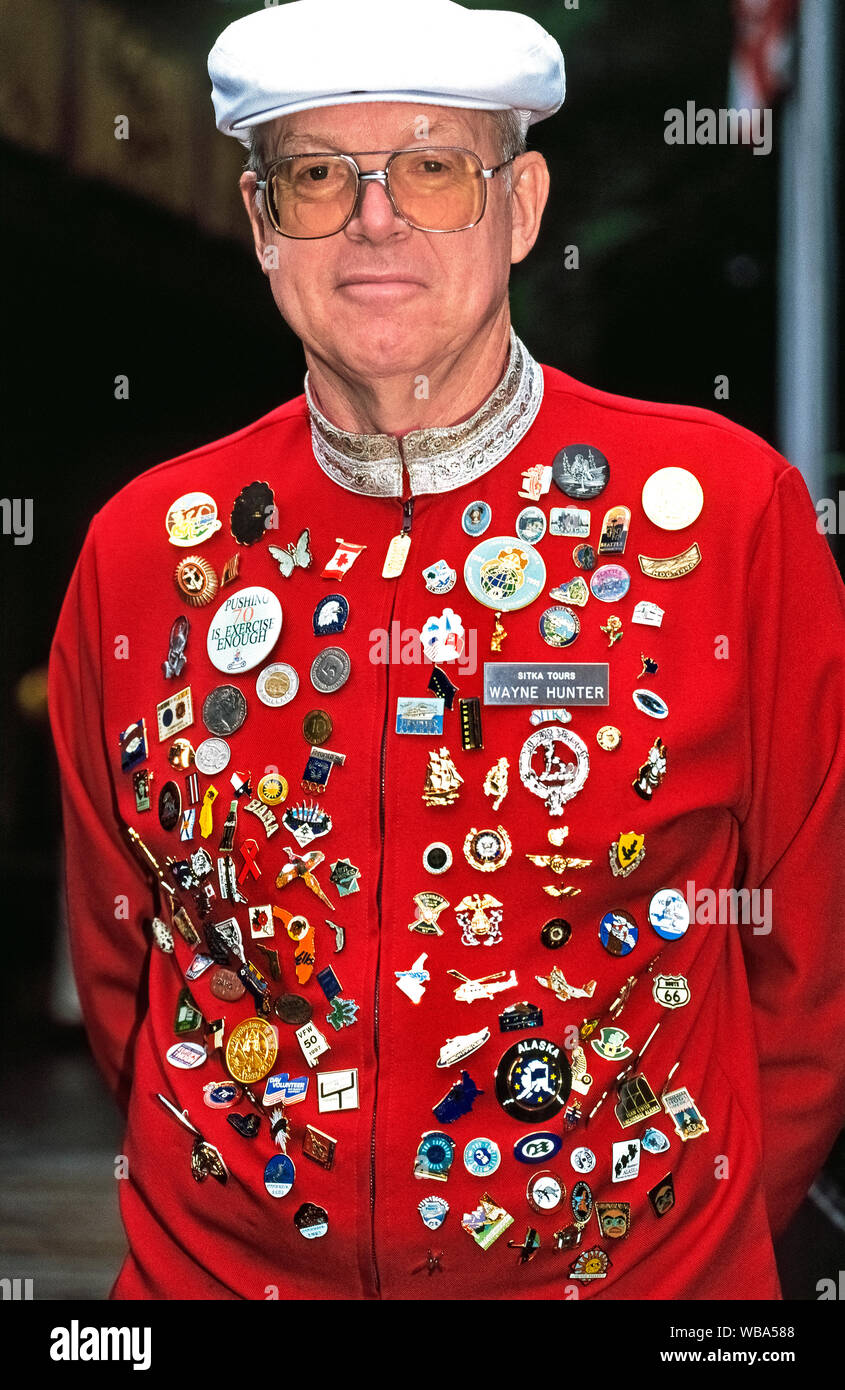 Souvenir badges pins hi-res stock photography and images - Alamy