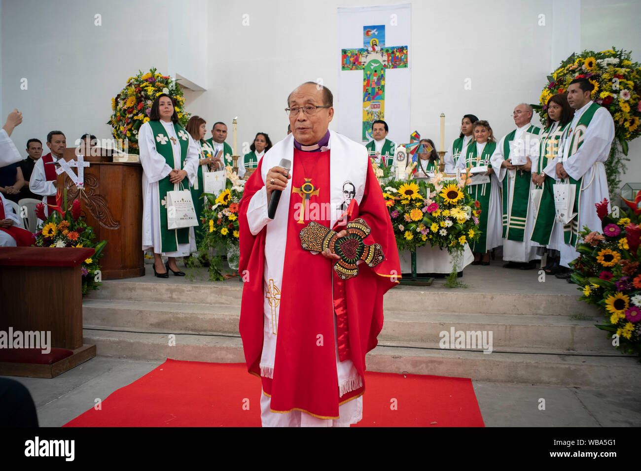 Bishop medardo gomez hi-res stock photography and images - Alamy