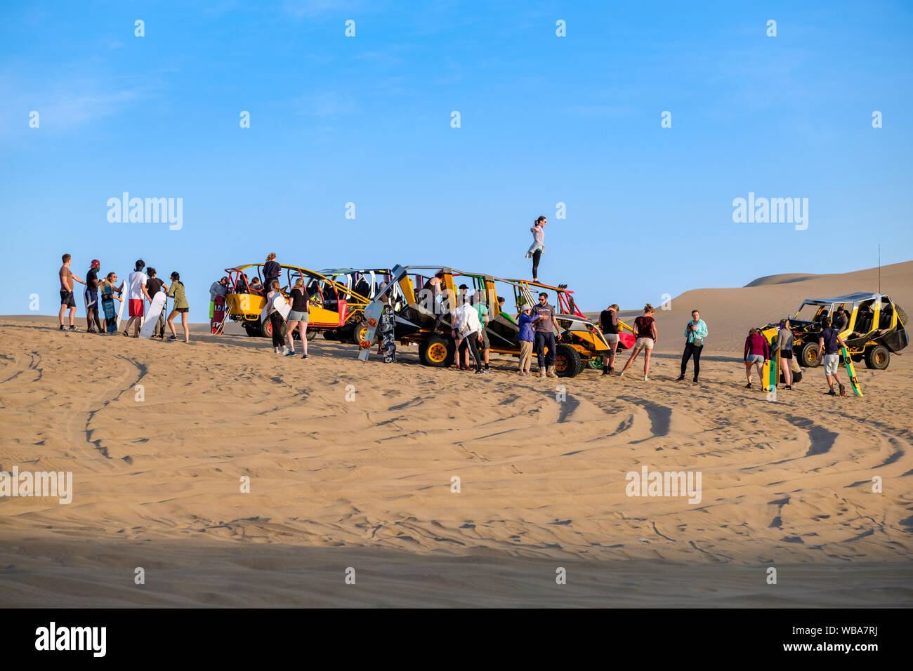 Dune buggies and tourists, Huacachina desert oasis, Ica, Peru Stock ...