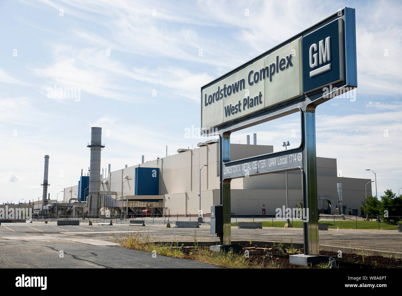 Gm logo hi-res stock photography and images - Alamy