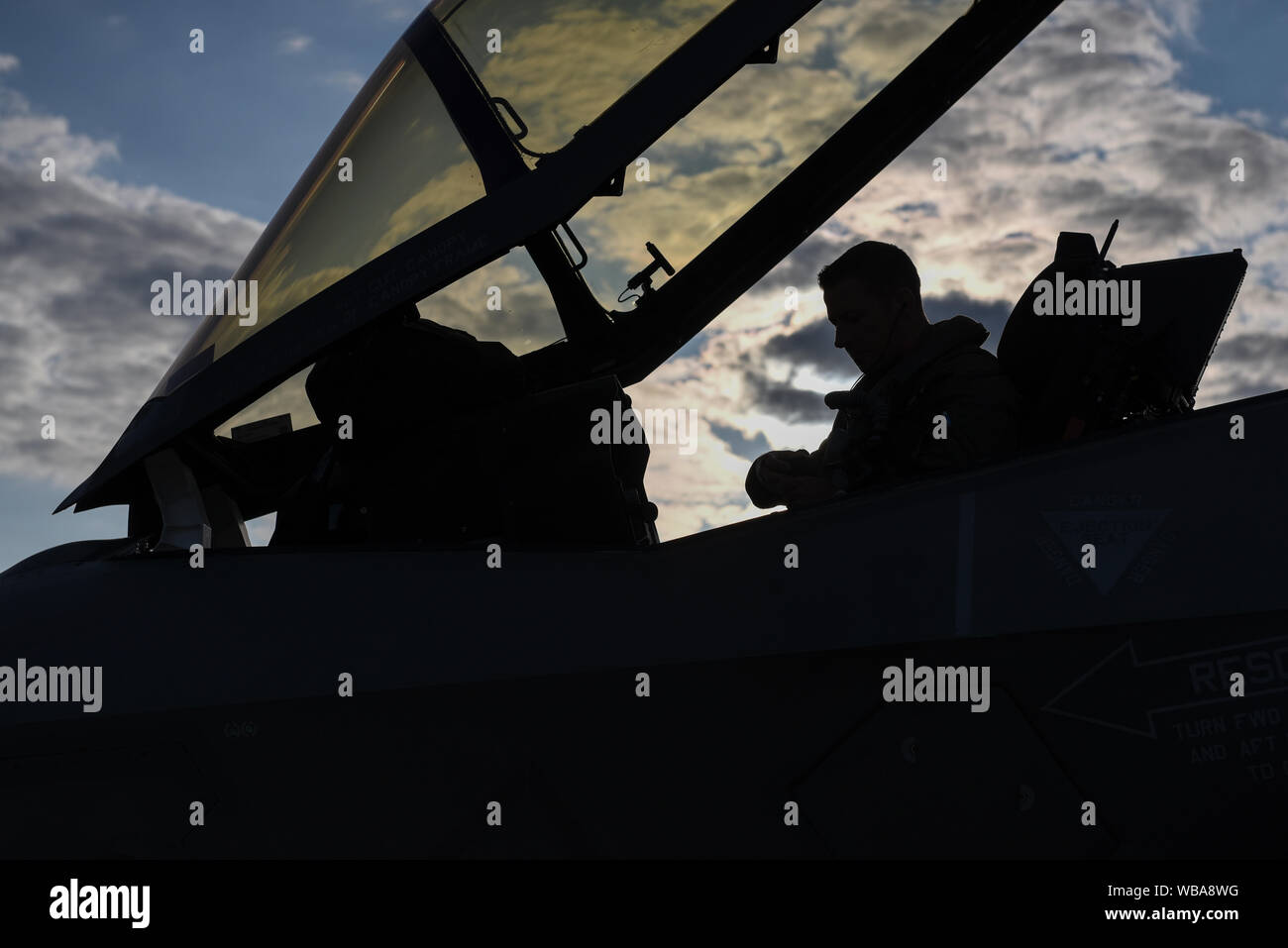 Air force pilot hi-res stock photography and images - Alamy