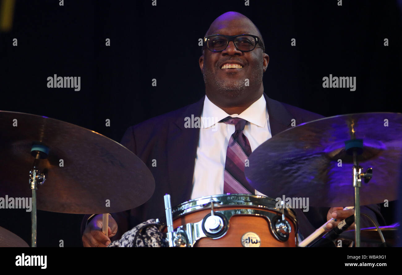 Carl allen hi-res stock photography and images - Alamy