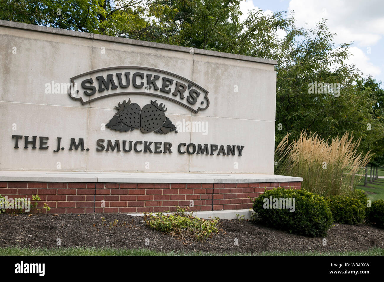 Smuckers sign hi-res stock photography and images - Alamy
