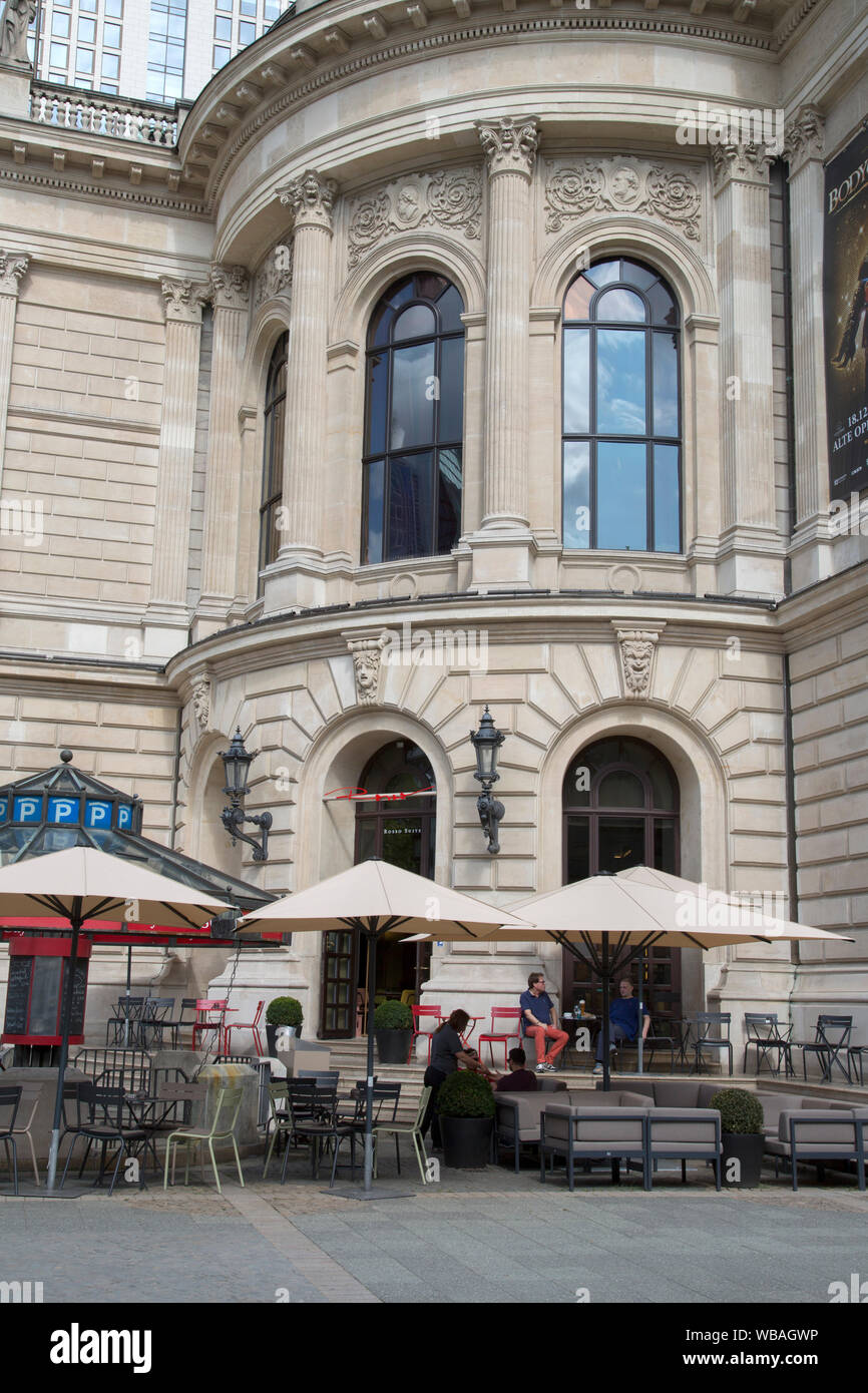 Cafe opera hi-res stock photography and images - Alamy