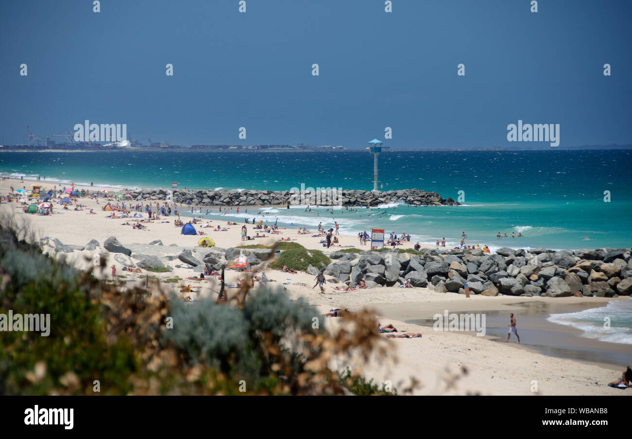 Perth australia beach bathers hi-res stock photography and images - Alamy