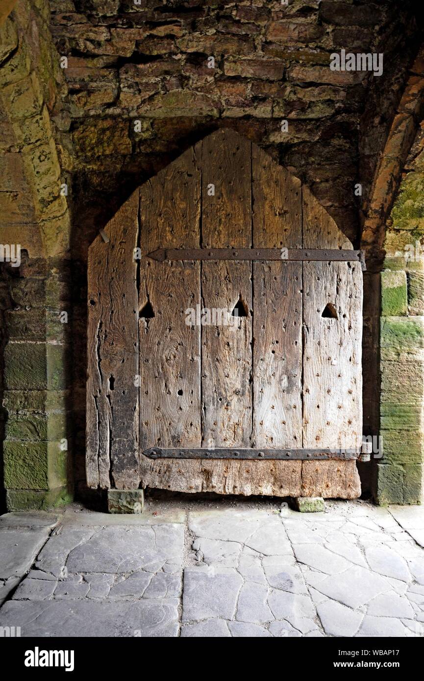 Chepstow castle door hi-res stock photography and images - Alamy