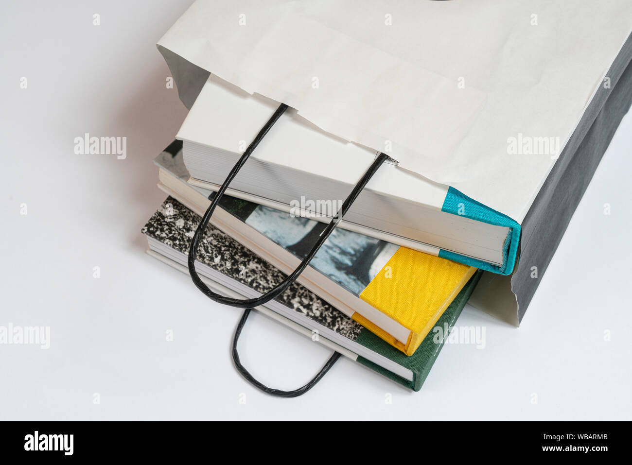 Inside books hi-res stock photography and images - Alamy